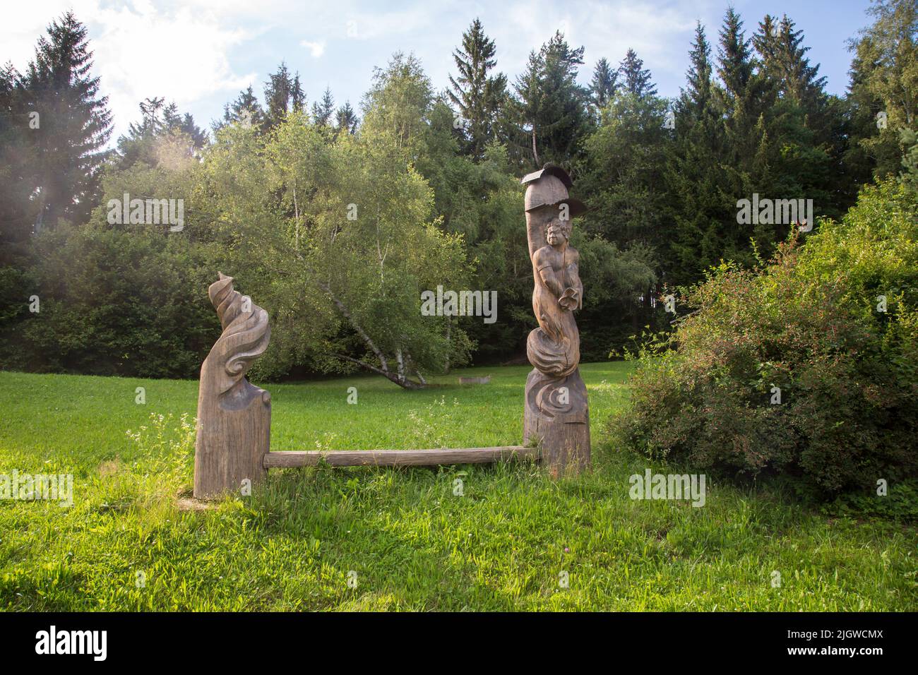 Wood carving austria hi-res stock photography and images - Alamy