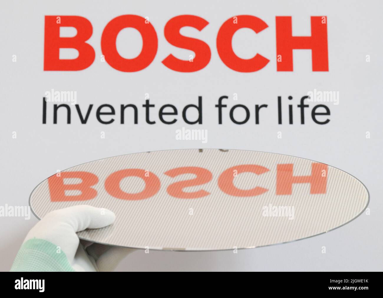 Semiconductor wafer germany hi-res stock photography and images - Alamy