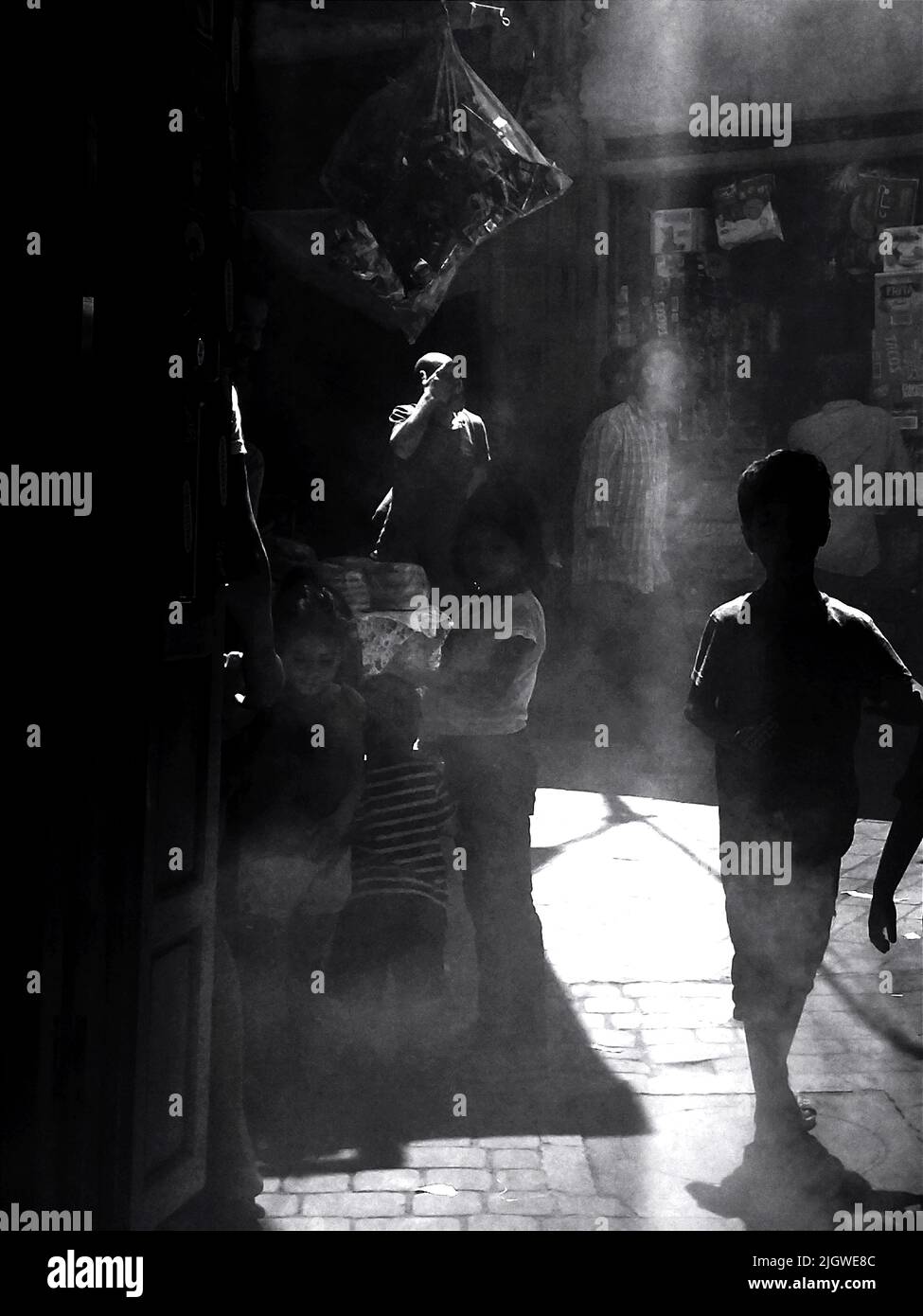 Poor city children hi-res stock photography and images - Alamy