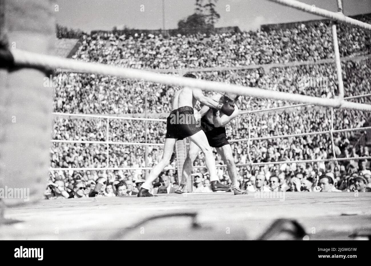 Berlin germany in boxing ring hi-res stock photography and images - Alamy