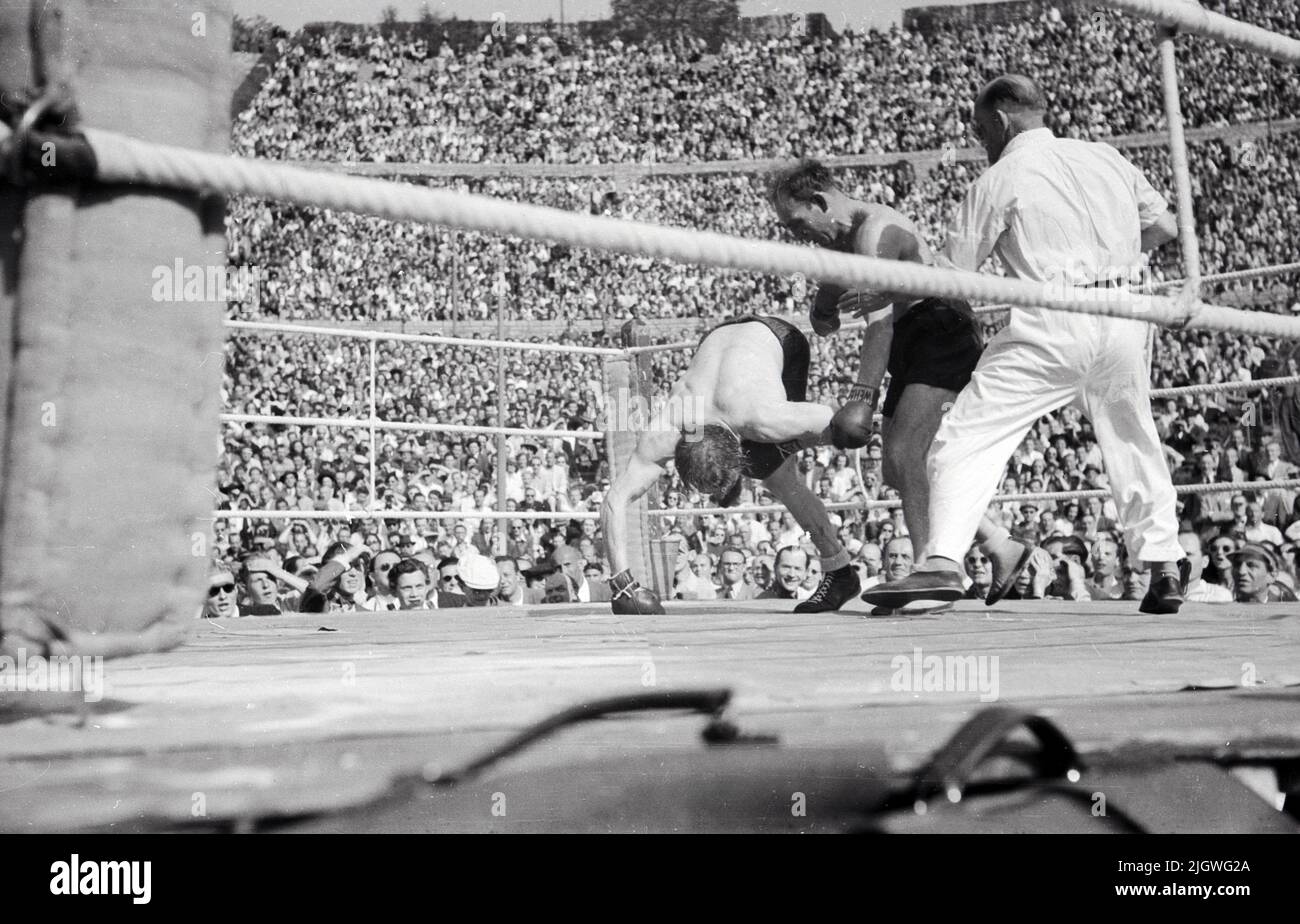 Berlin germany in boxing ring hi-res stock photography and images - Alamy