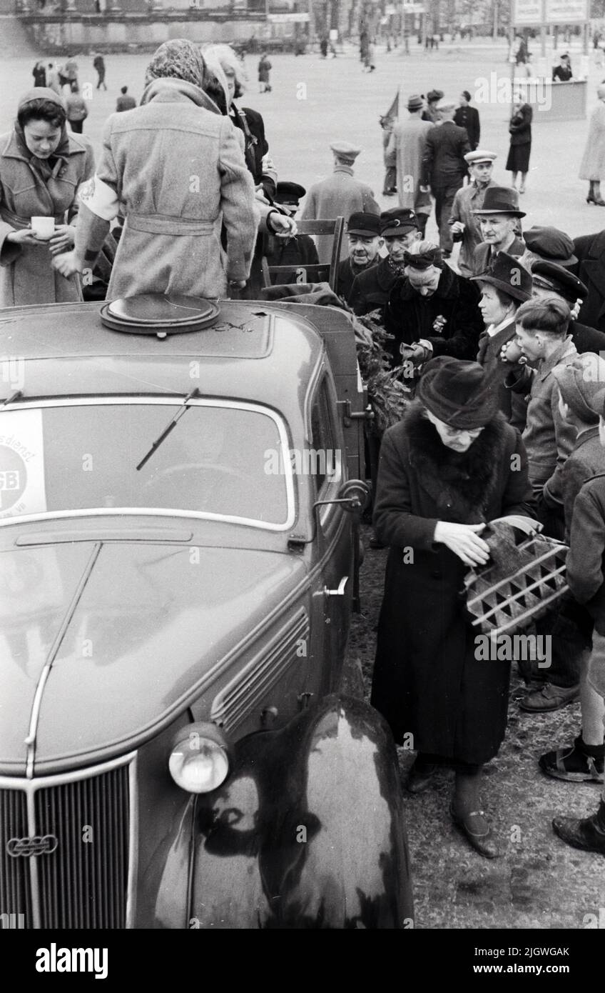 Berlin 1947 hi-res stock photography and images - Alamy