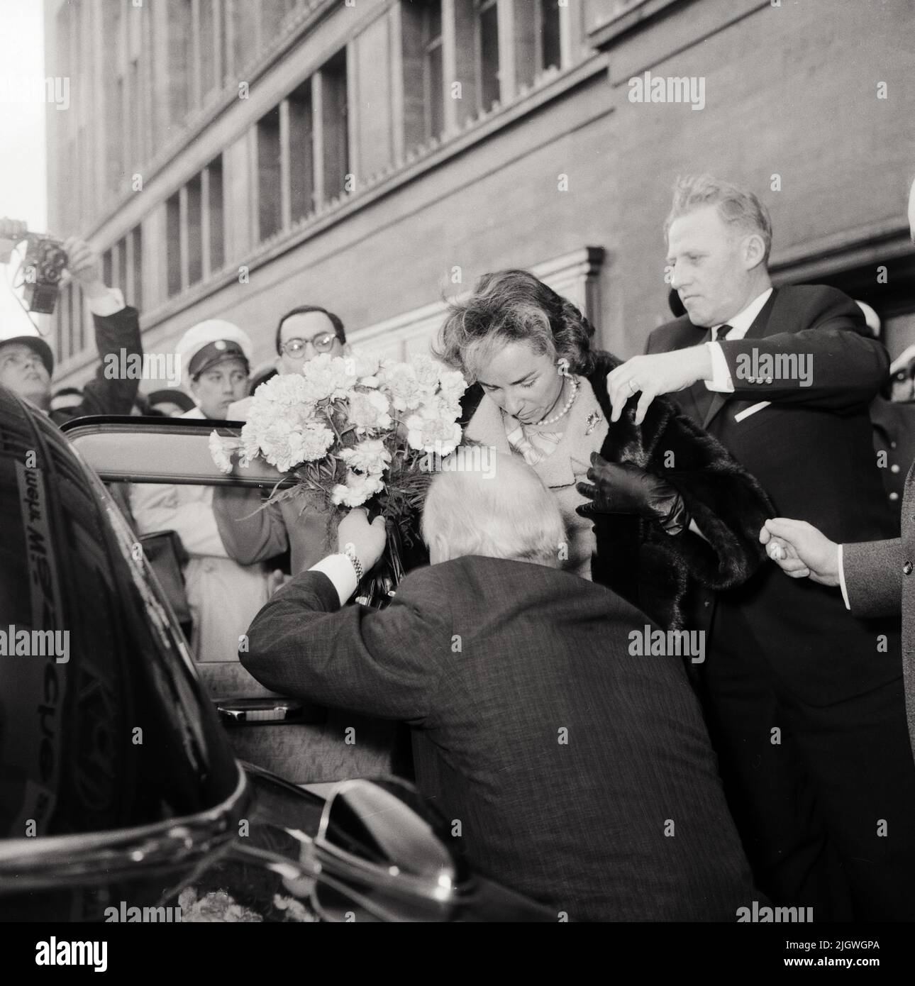 Robert F. Kennedy mit Gattin Ethel in Berlin 1962 - Ethel Kennedy vor ...