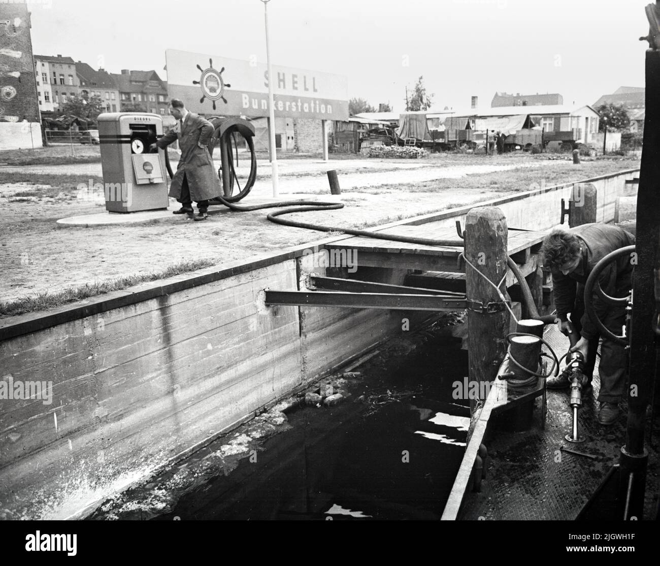 Deutsche shell ag hi-res stock photography and images - Alamy