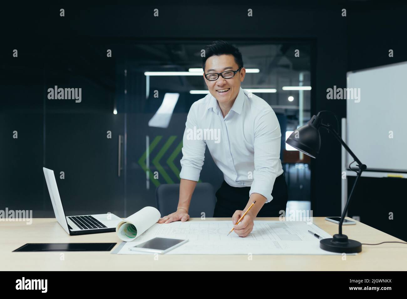 Engineer design office asian man hi-res stock photography and images ...