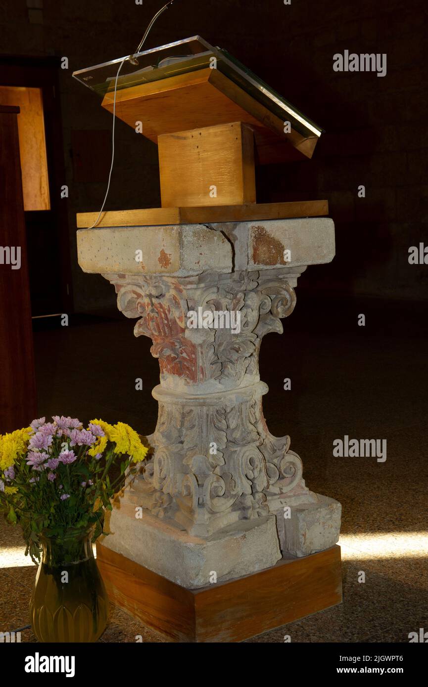 Lectern ambo church hi-res stock photography and images - Alamy