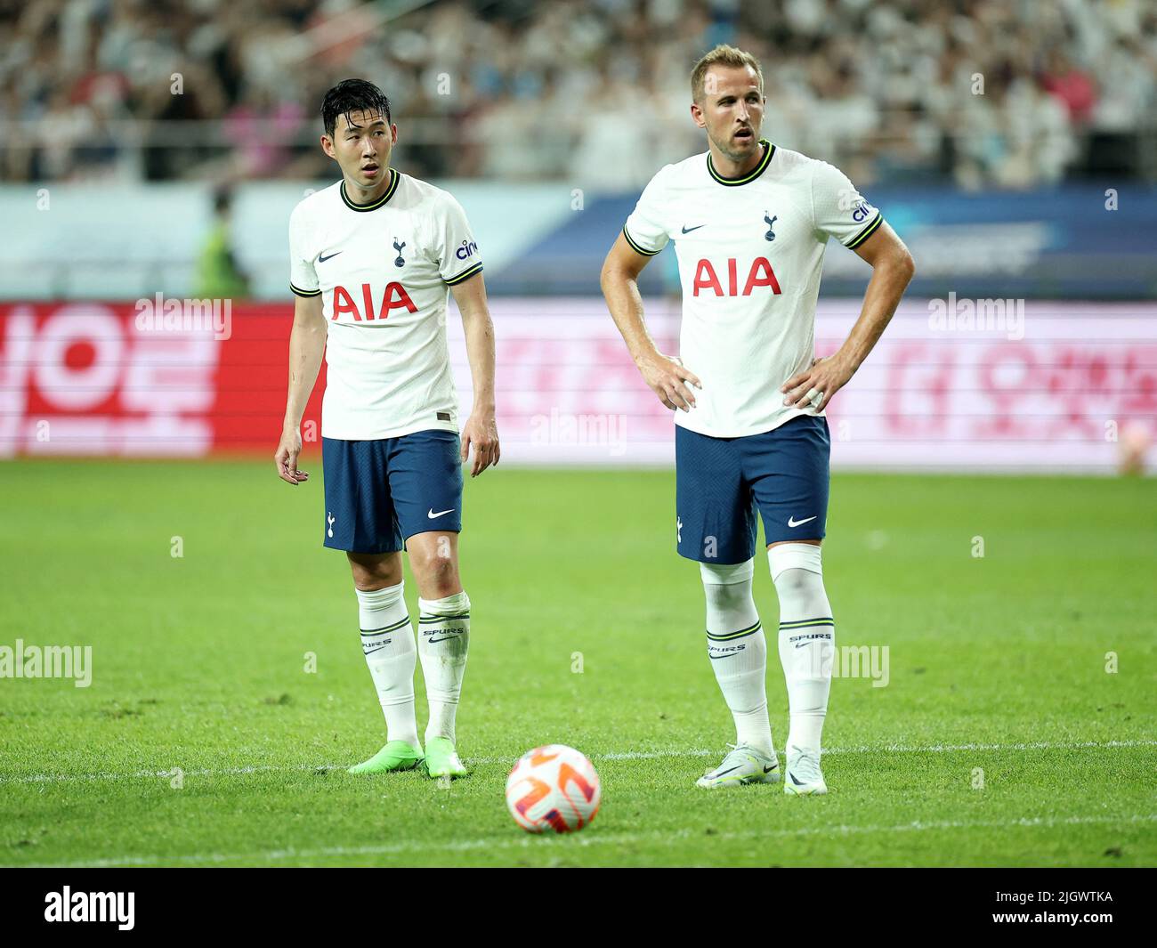 Harry kane free kick 2022 hi-res stock photography and images - Alamy