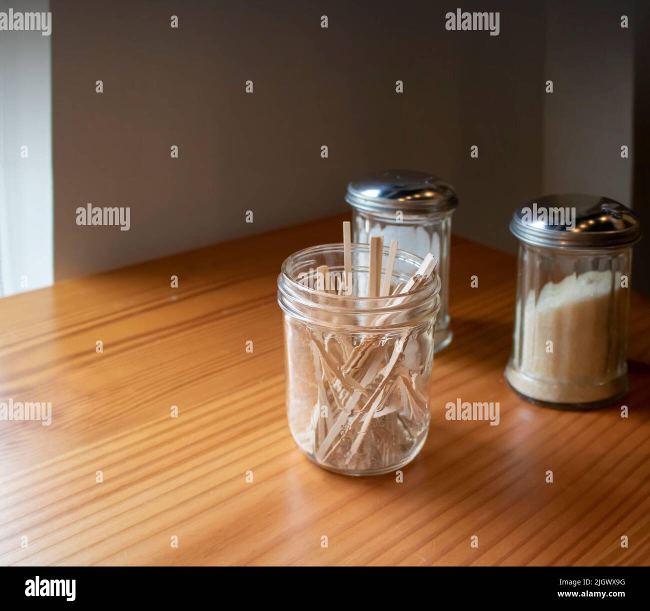 Sugar dispenser hi-res stock photography and images - Alamy