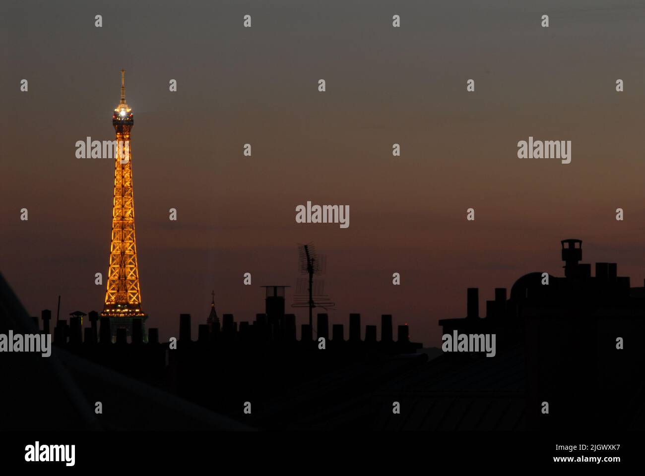 Golden eifel tower night hi-res stock photography and images - Alamy