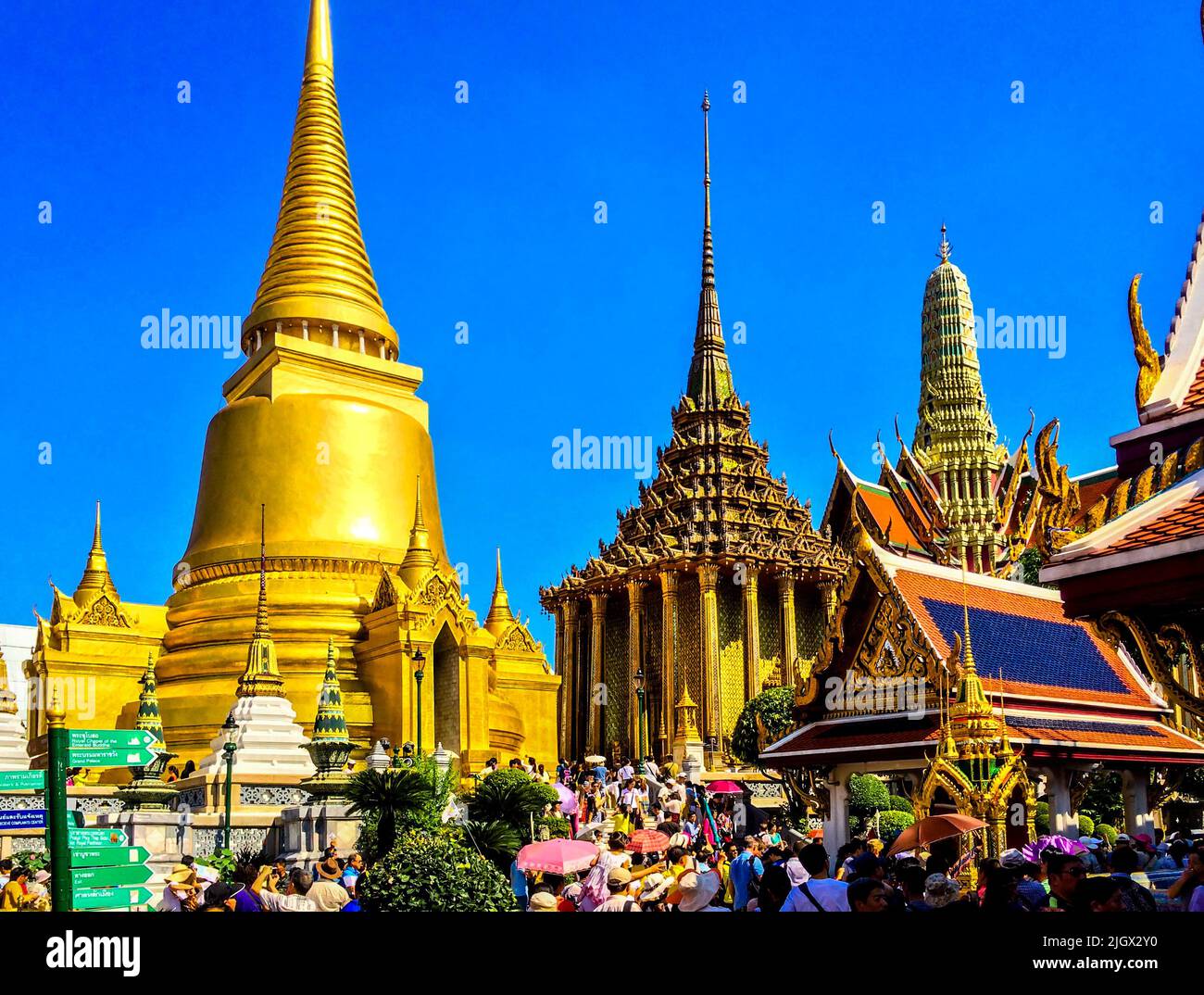 Golden palace of kings hi-res stock photography and images - Alamy