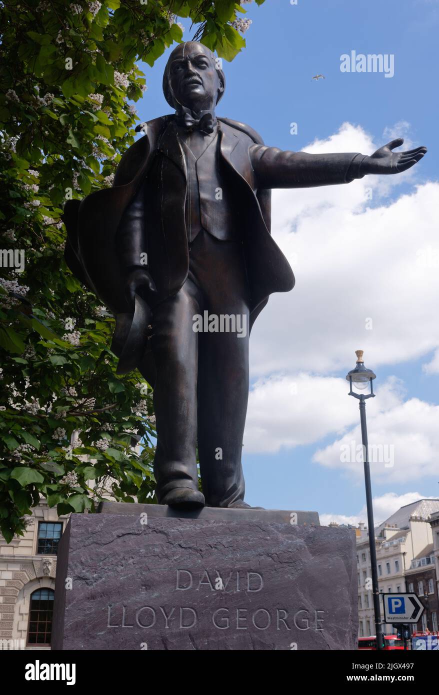 Statue of David Lloyd-George outside the Houses of Parliament, London ...
