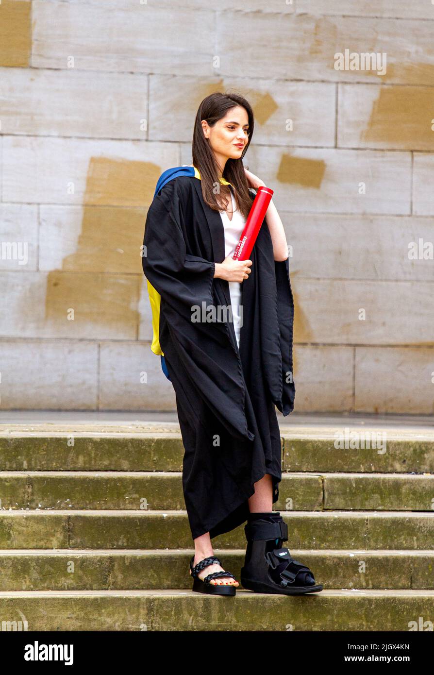 Abertay university summer graduation ceremony hi-res stock photography ...