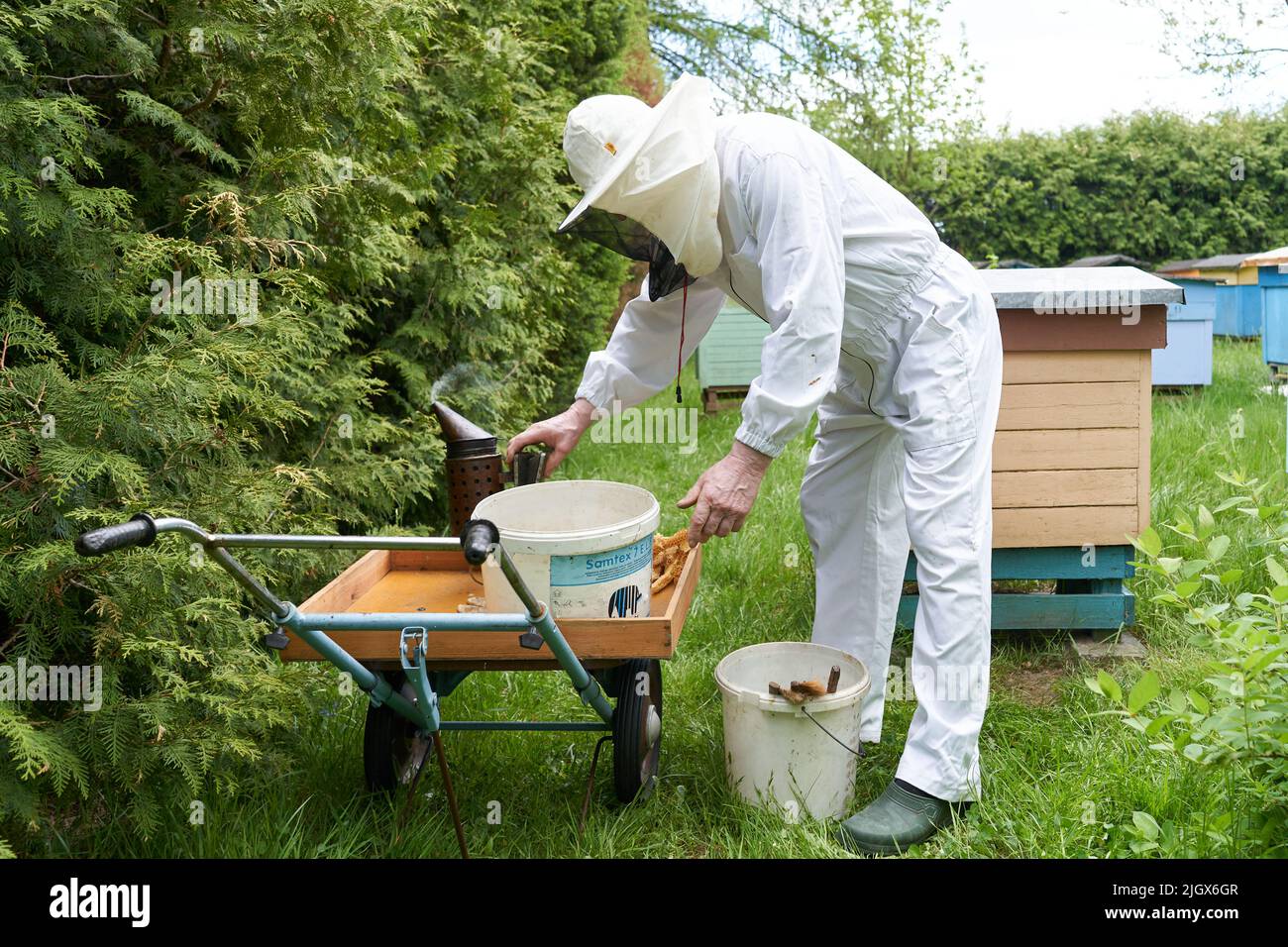 Carry tool hi-res stock photography and images - Alamy