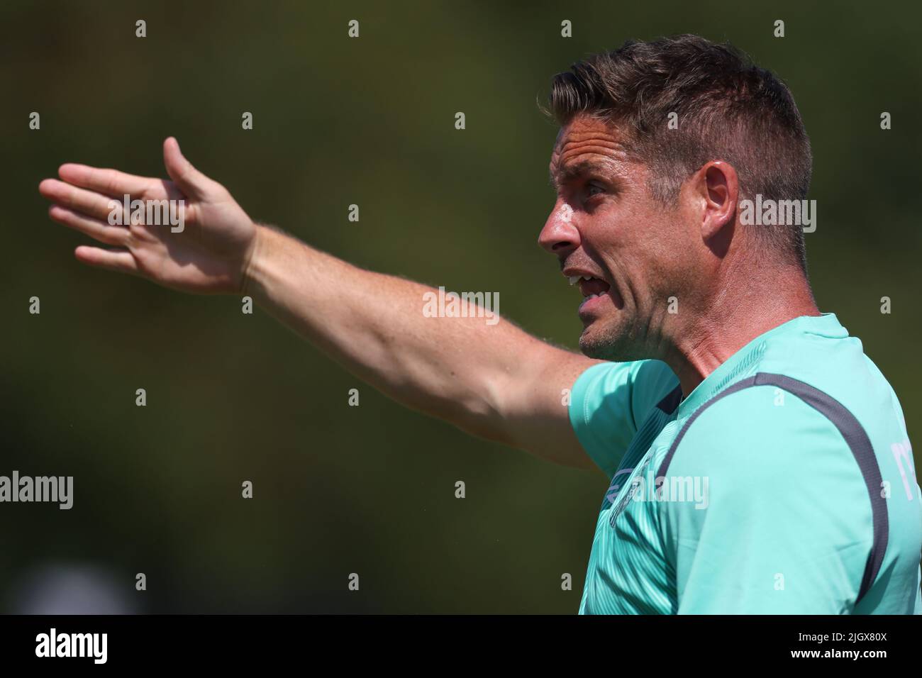 Grimsby town assistant manager chris doig hi-res stock photography and ...