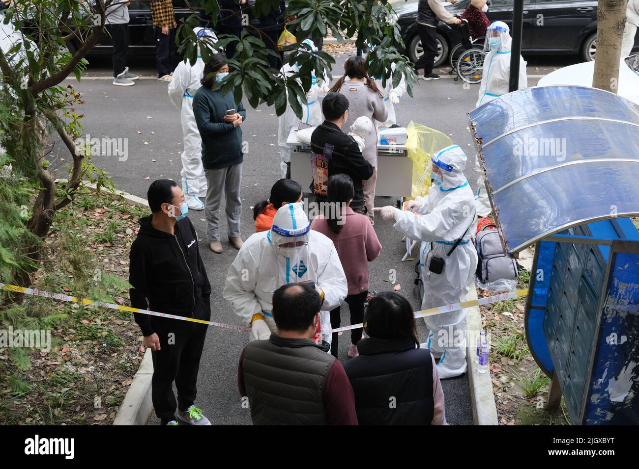 Shanghai,China-March 28th 2022: residents in lock down community line ...