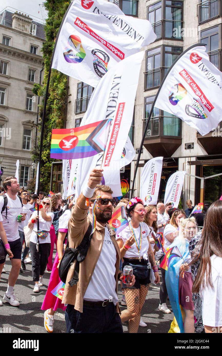 Scenes of The Independent marching in the Pride in London parade 2022 ...