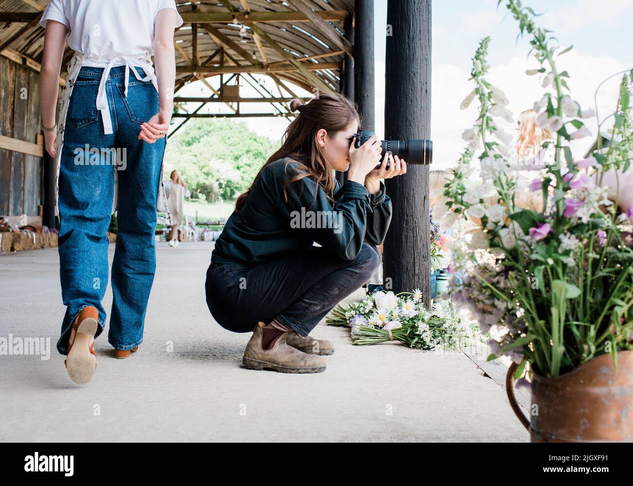 Professional photographer team hi-res stock photography and images - Alamy