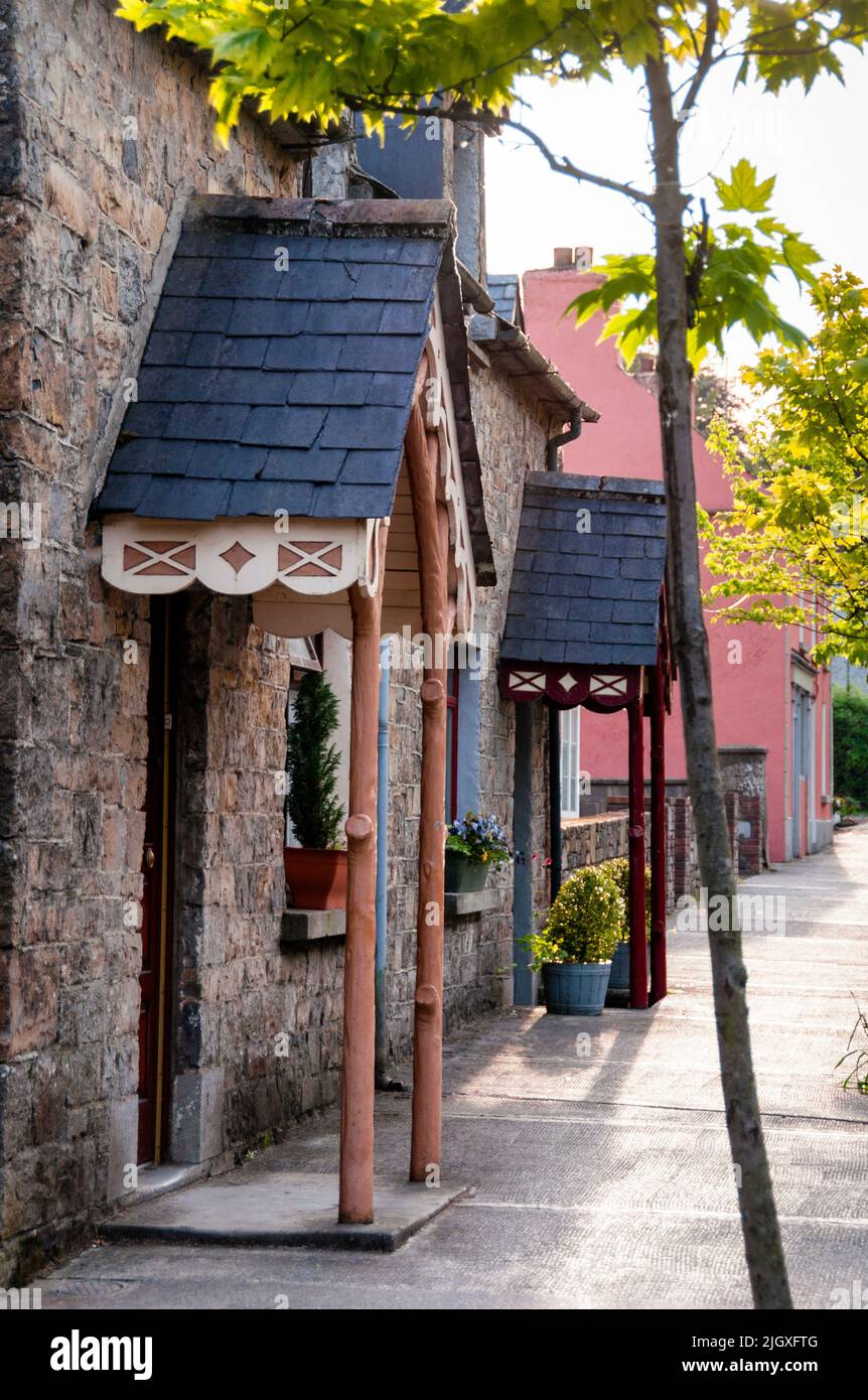 Tree branch columns hi-res stock photography and images - Alamy