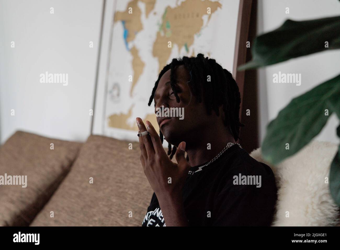 Drinking smoking sofa hi-res stock photography and images - Alamy