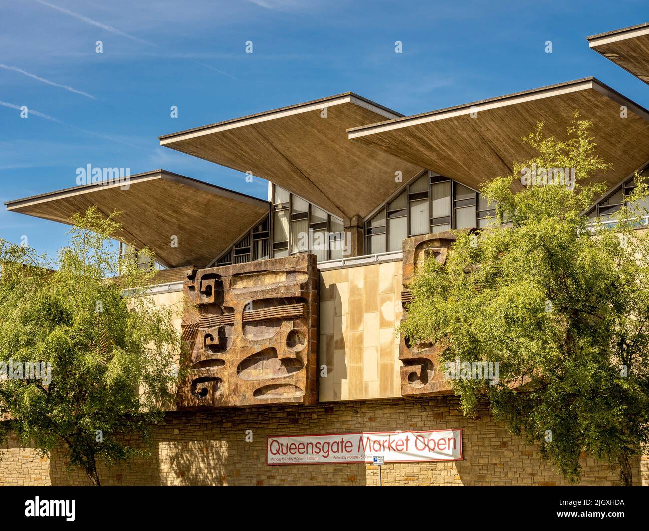 Queensgate market hi-res stock photography and images - Alamy