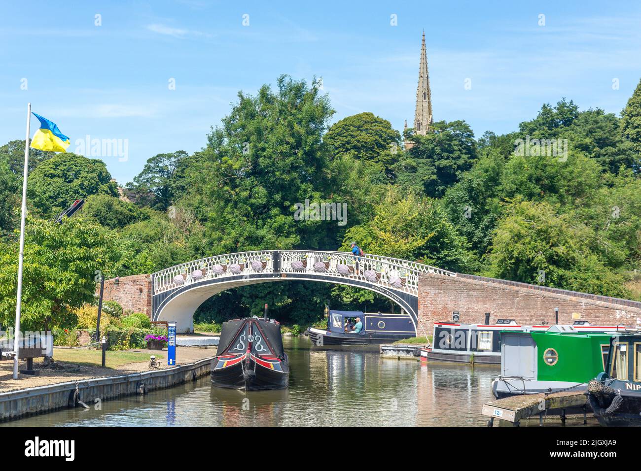 Canal boats and footbridge, Braunston Marina, Braunston ...