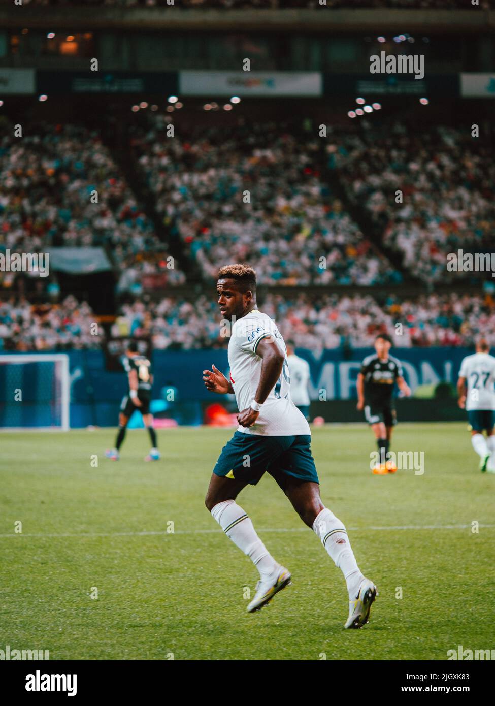 Tottenham fans korea hi-res stock photography and images - Alamy