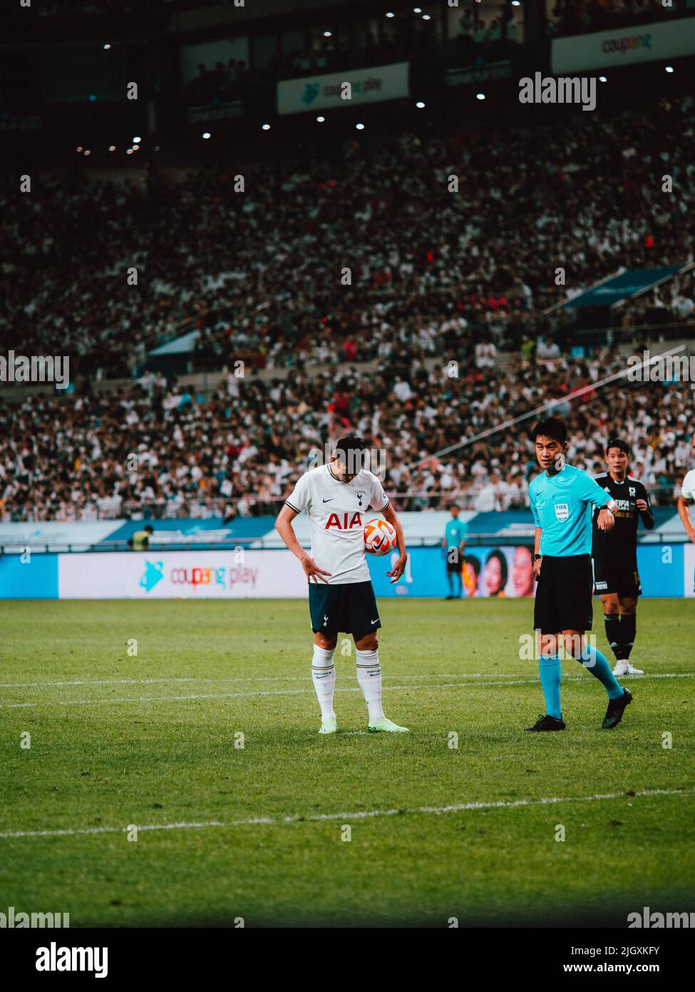 Spurs football players tottenham hotspur hi-res stock photography and ...