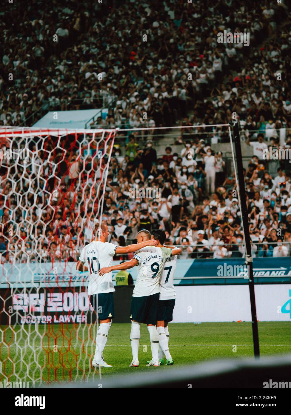 Tottenham fans korea hi-res stock photography and images - Alamy