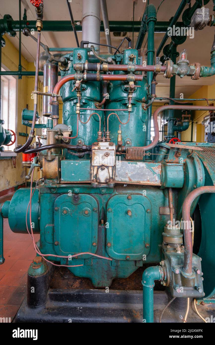 Kelvin Diesel Model K2 engine showing crank case and cylinder ...