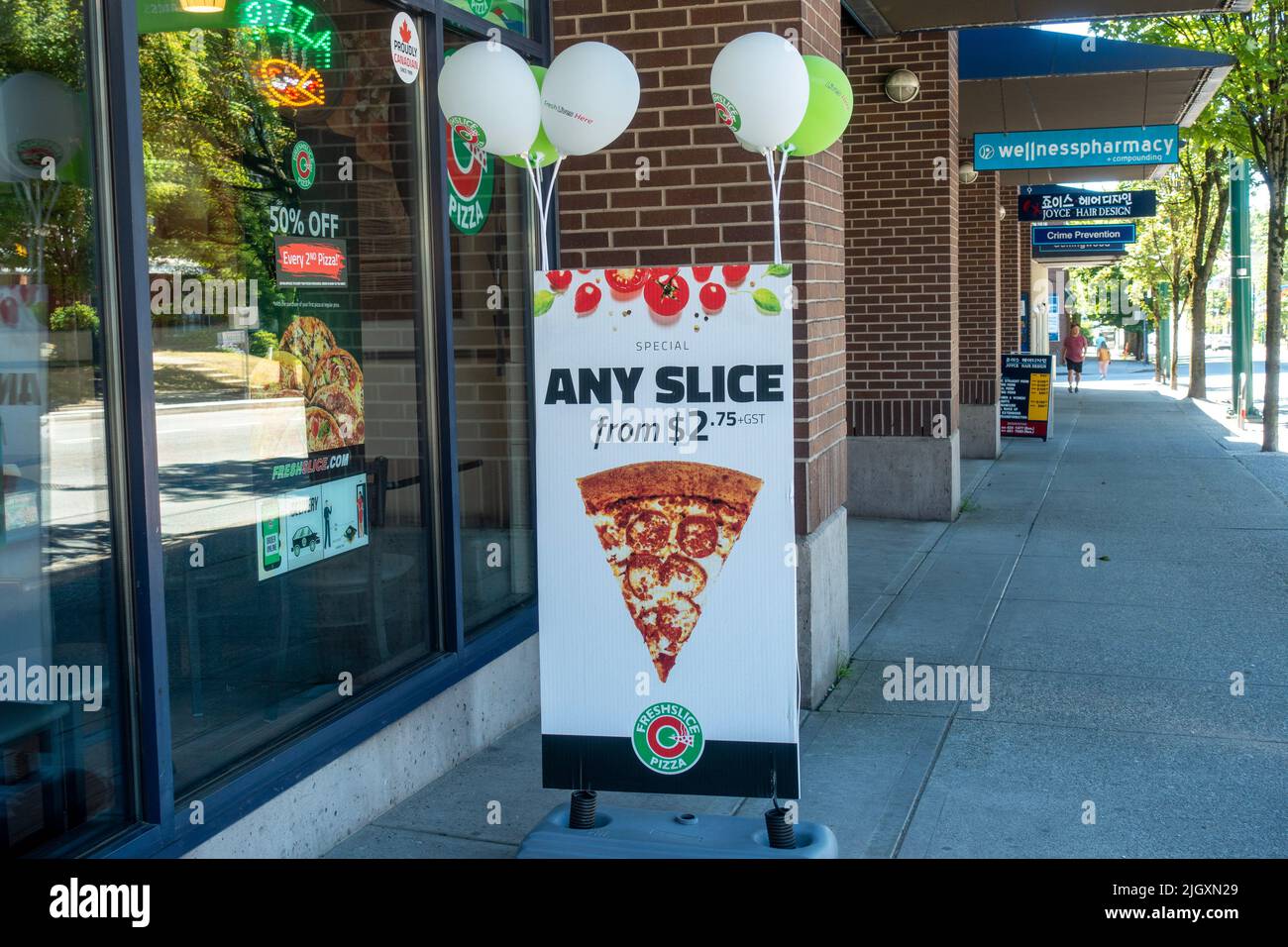 Pizza advertisement hi-res stock photography and images - Alamy