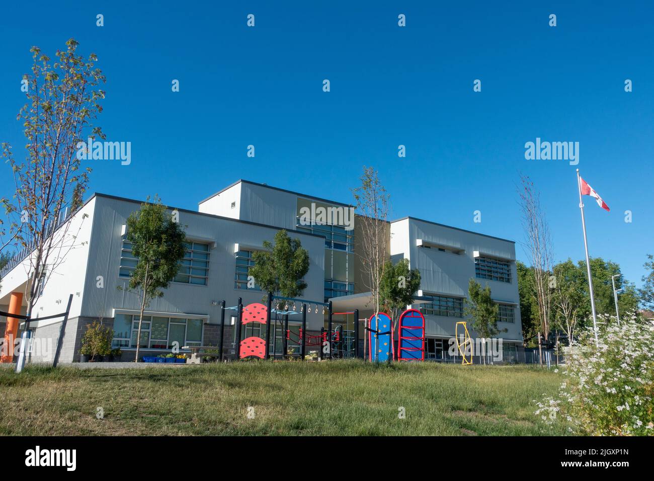 Modern elementary school building hi-res stock photography and images ...