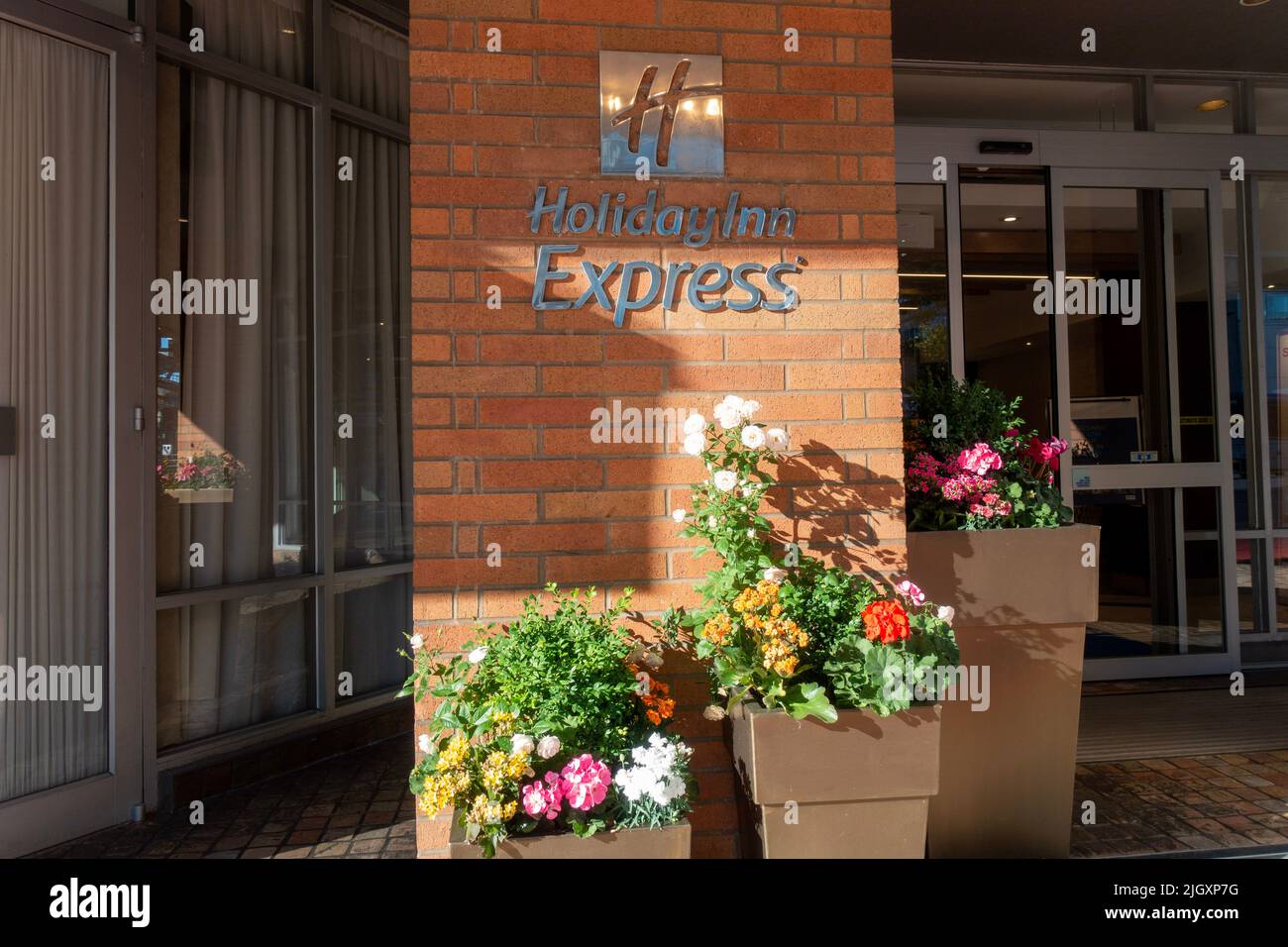 Holiday inn express hotel in metrotown hi-res stock photography and ...