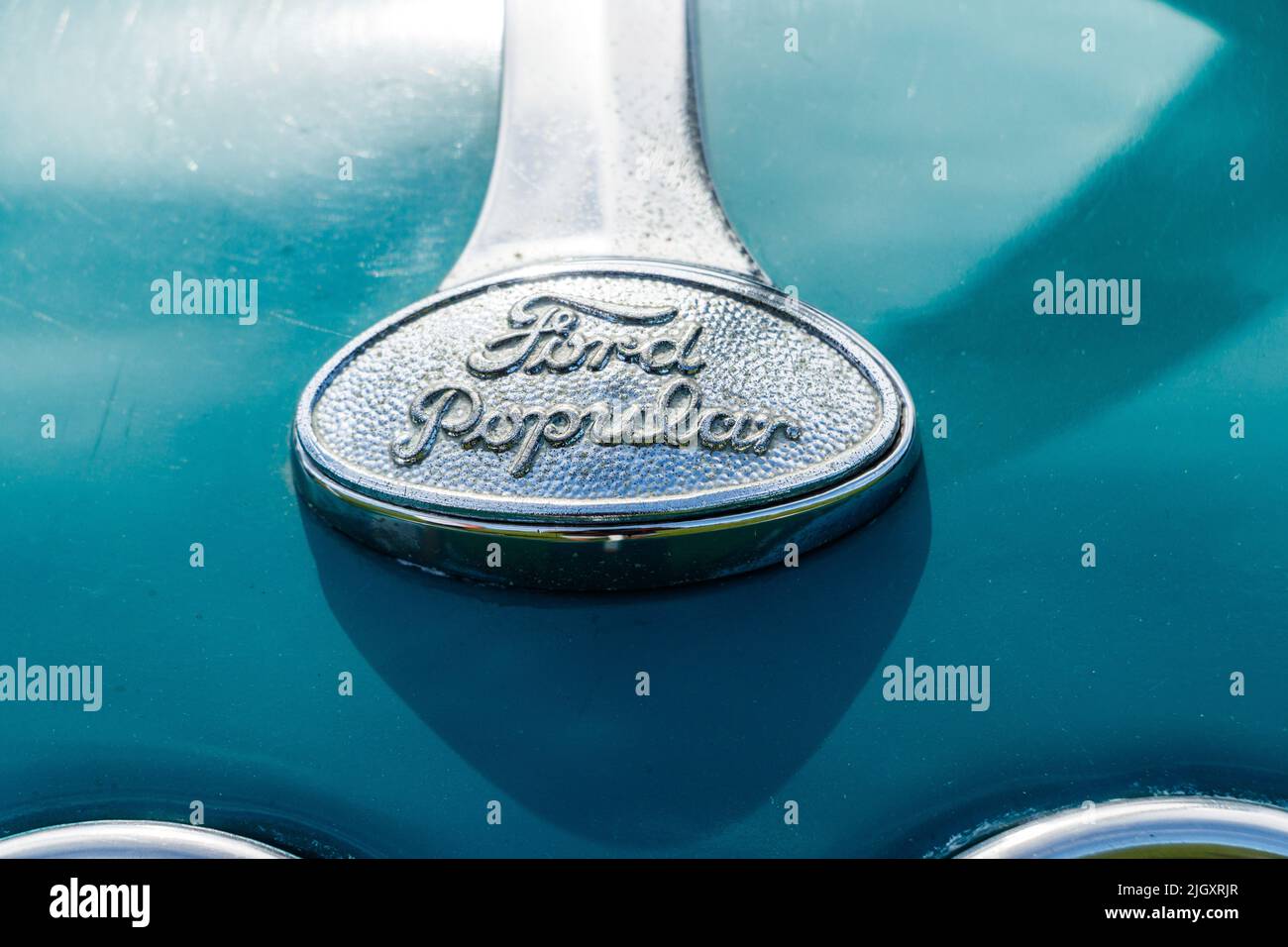 Classic ford bonnet mascot hi-res stock photography and images - Alamy