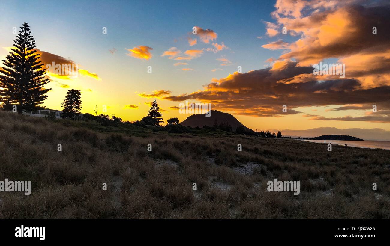 Mount maunganui sunset hi-res stock photography and images - Alamy