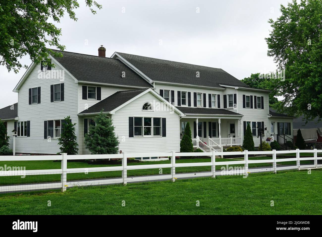Amish house houses hi-res stock photography and images - Alamy
