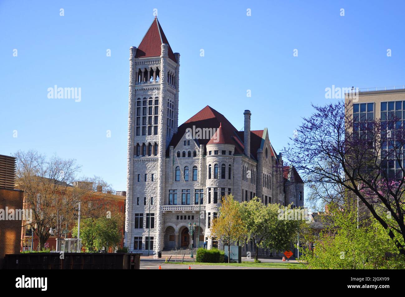 Syracuse City Hall was built in 1893 with Romanesque Revival ...