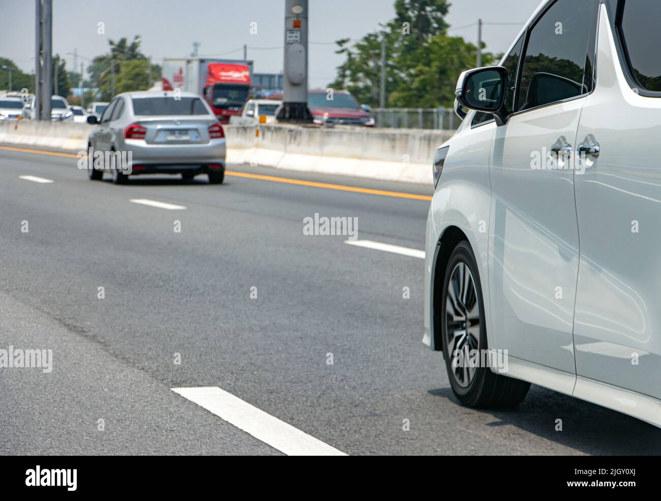 White minivan hi-res stock photography and images - Alamy