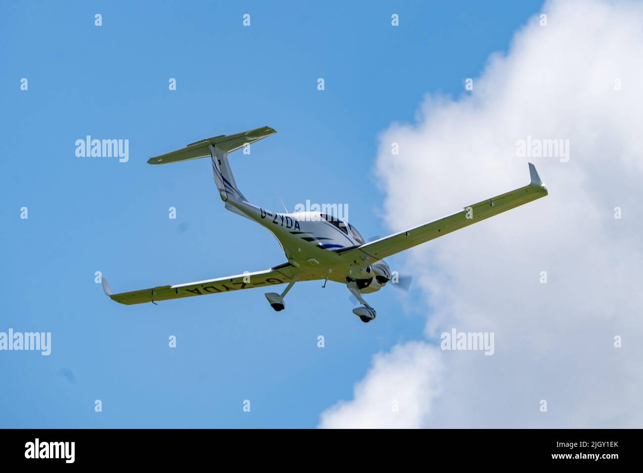 DA40 On Final Approach Bournemouth Airport Runway 26 Stock Photo - Alamy