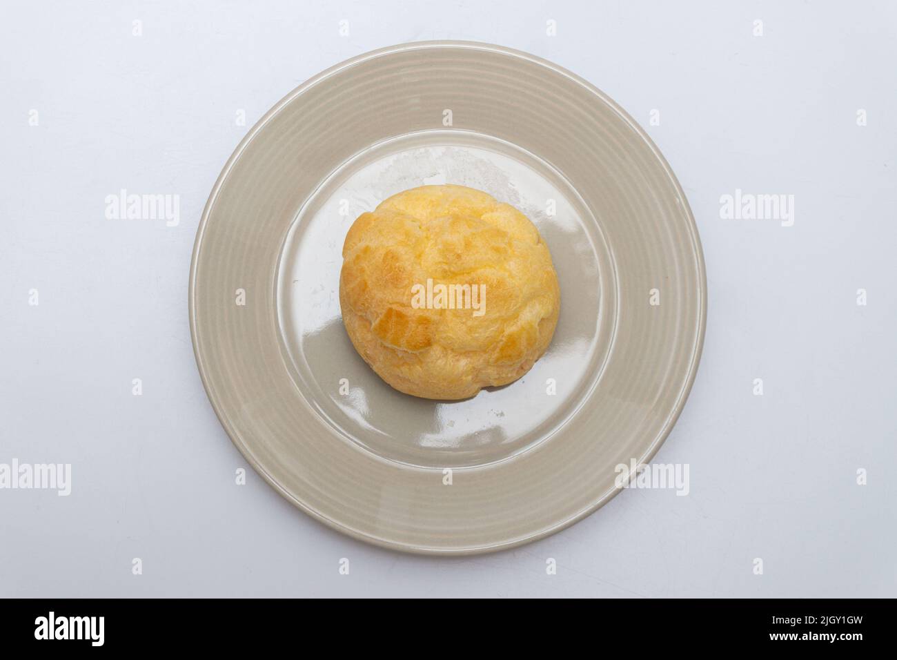 Delicious looking cheese bread in a bowl Stock Photo - Alamy