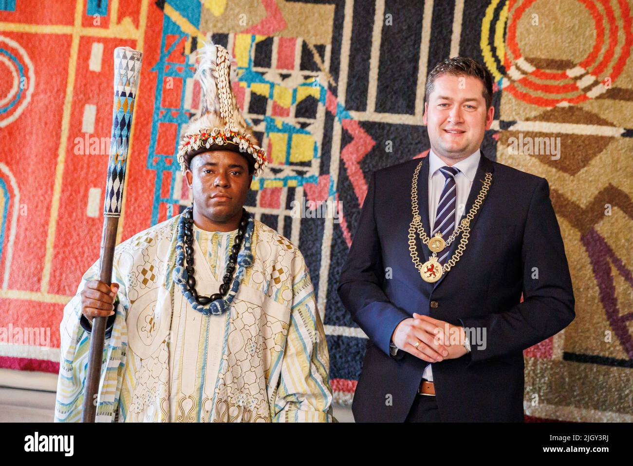 Brunswick, Germany. 13th July, 2022. Asabaton Fontem Njifua (l), King ...