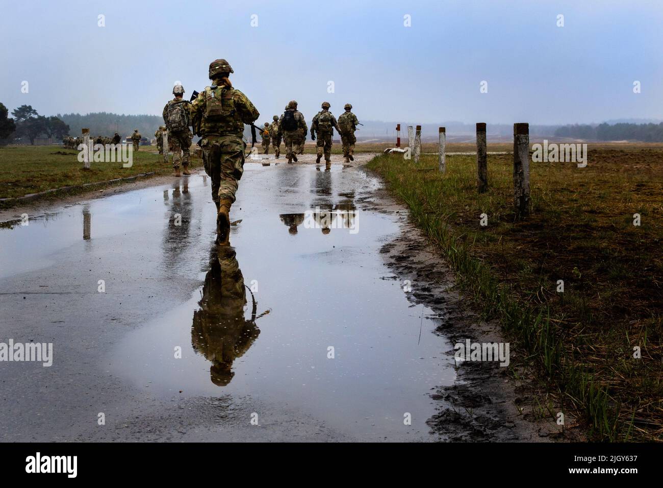 Torun, Poland. 20th Apr, 2022. U.S. Soldiers assigned to the ...
