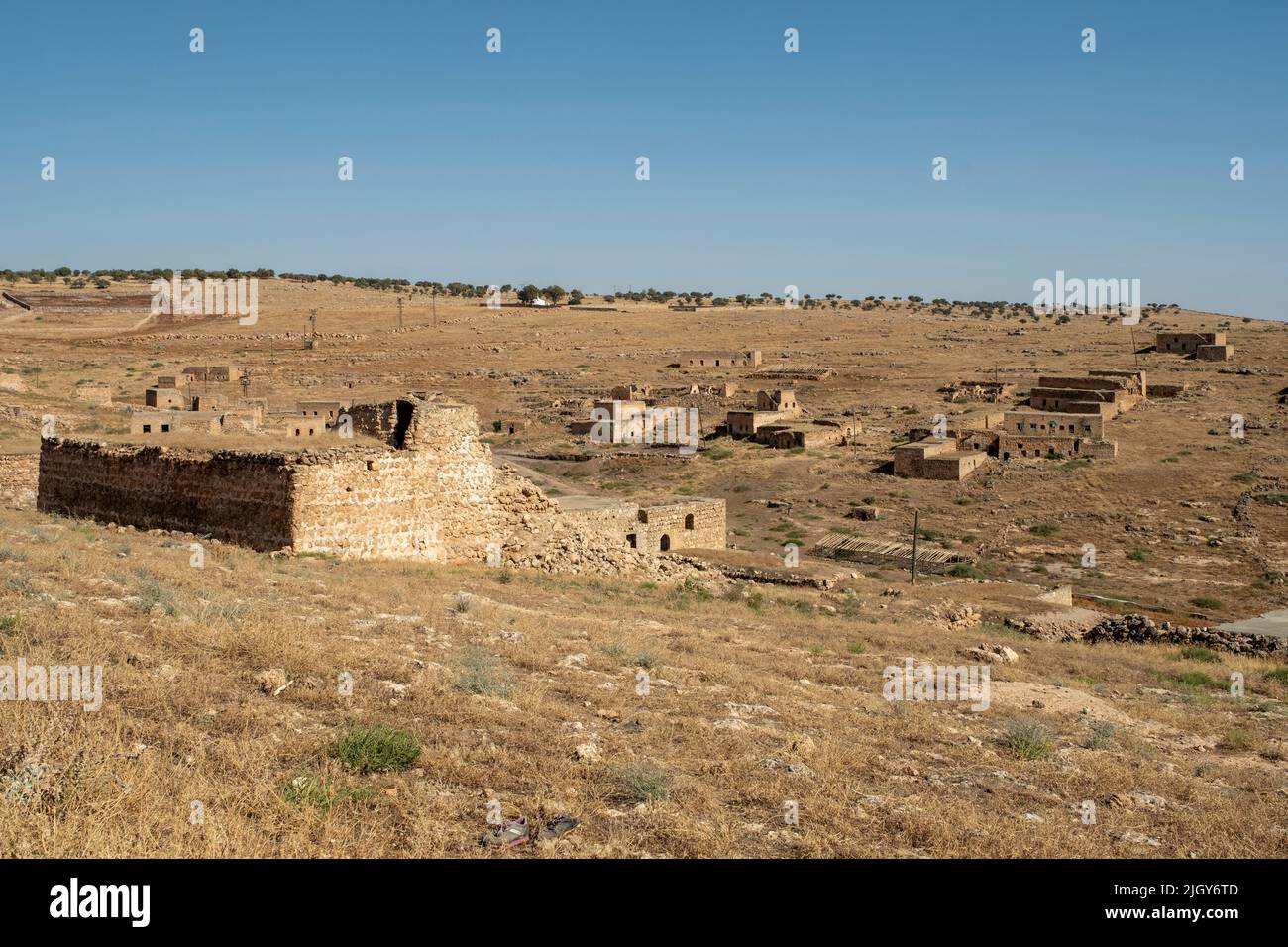 Abandoned sand stone houses of an ancient Assyrian village ,Mardin ...