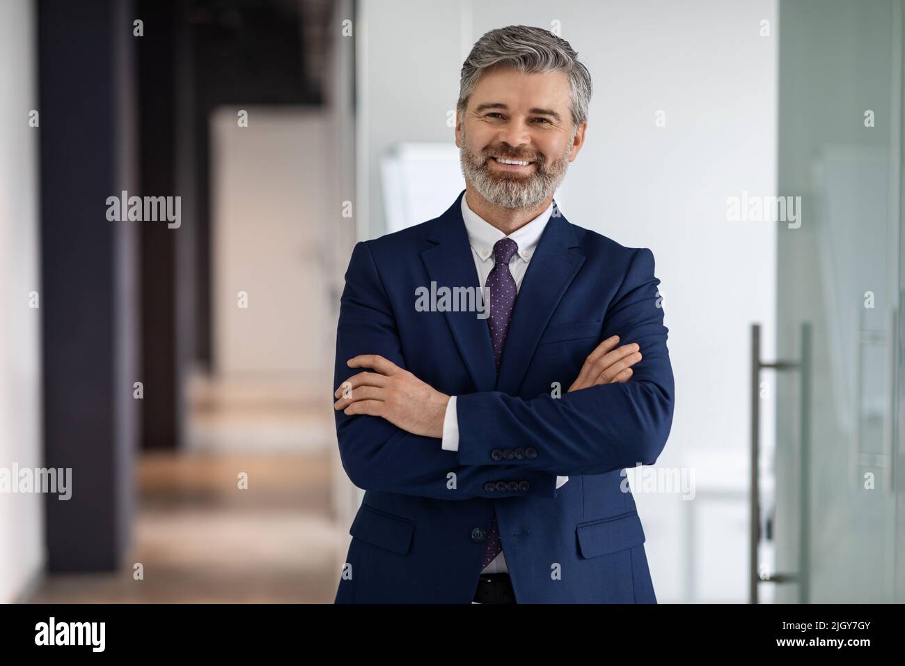 Smart middle aged man suit tie hi-res stock photography and images - Alamy