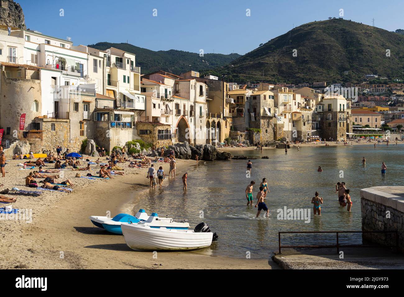 The beach at Cefalu on a sunny day Stock Photo - Alamy