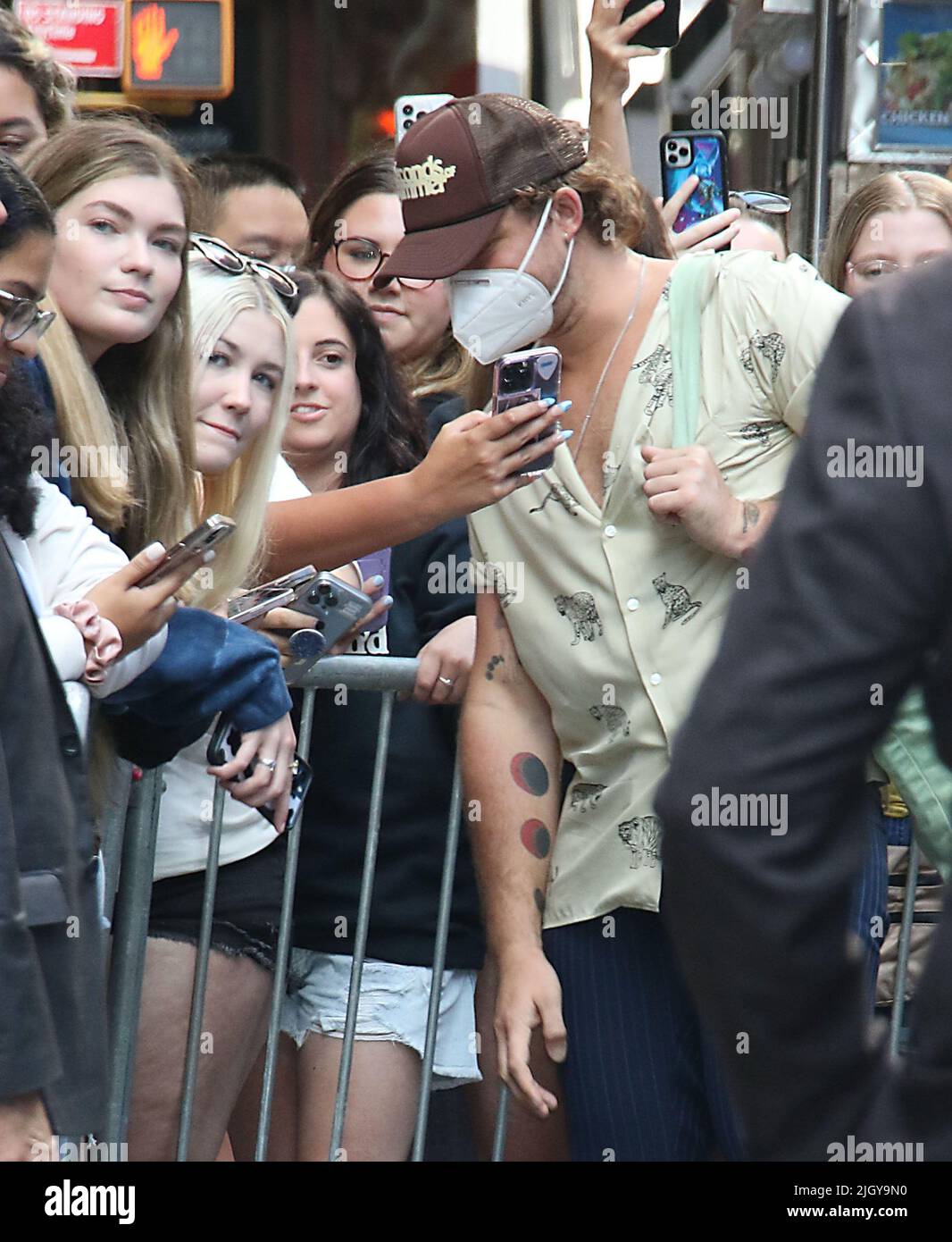 5 Seconds Of Summer At Good Morning America -PICTURED: Luke Hemmings ...