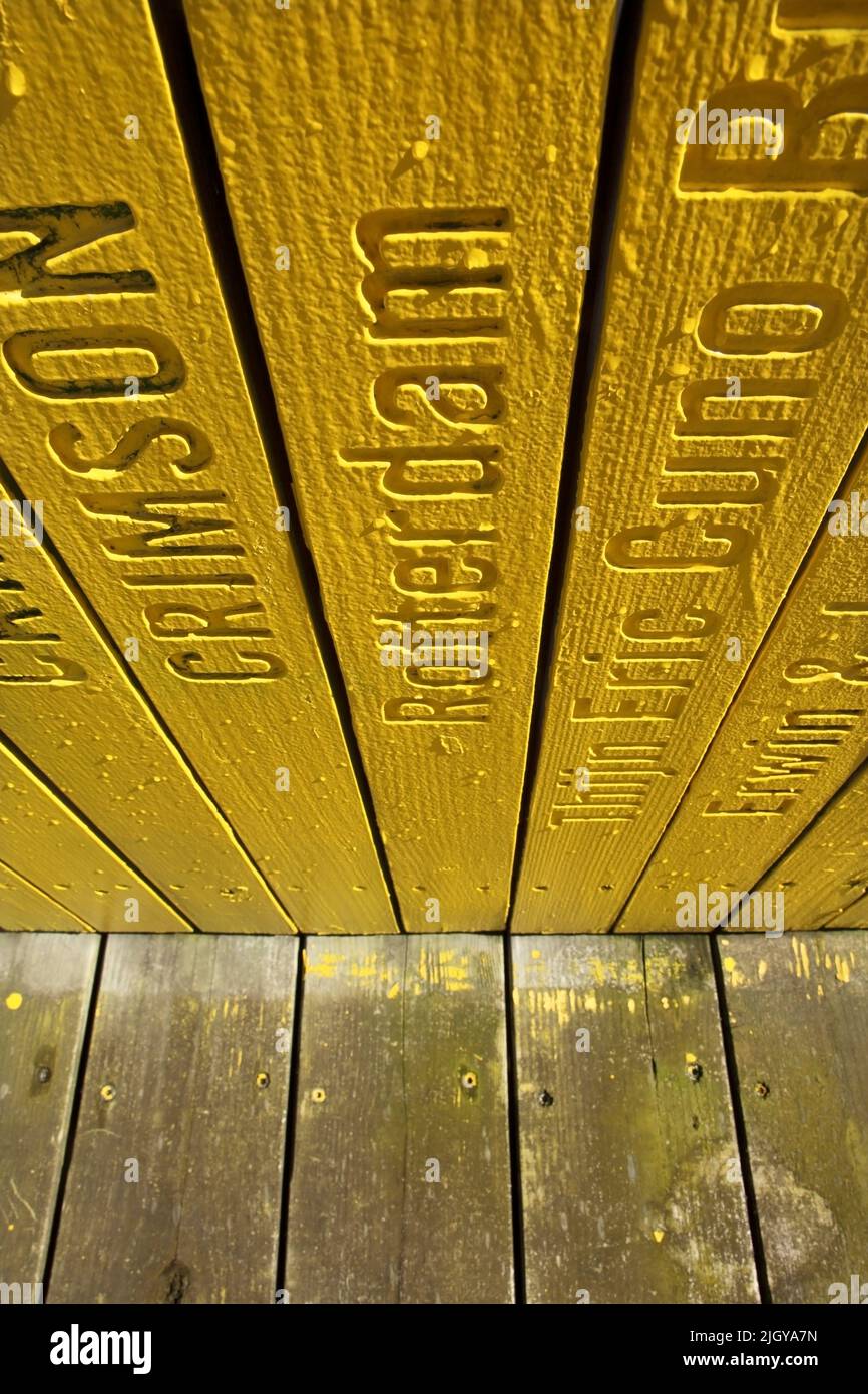 Luchtsingel yellow bridge rotterdam hi-res stock photography and images ...