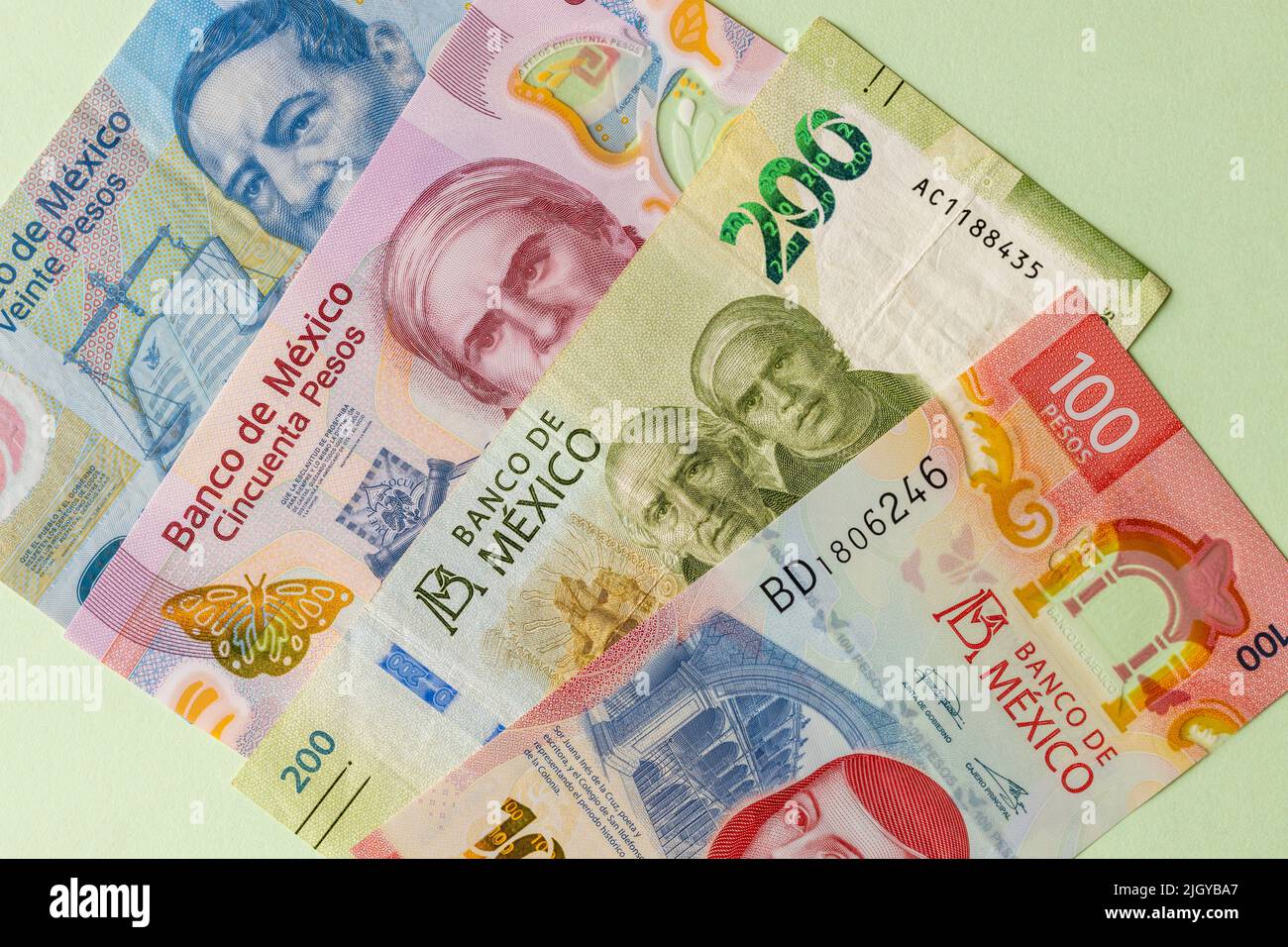 500 pesos banknote hi-res stock photography and images - Alamy