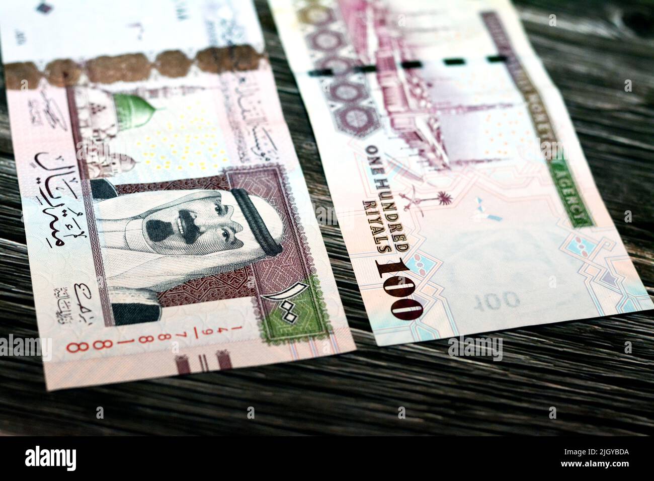 Obverse and reverse sides of Saudi Arabia 100 SAR one hundred riyals ...