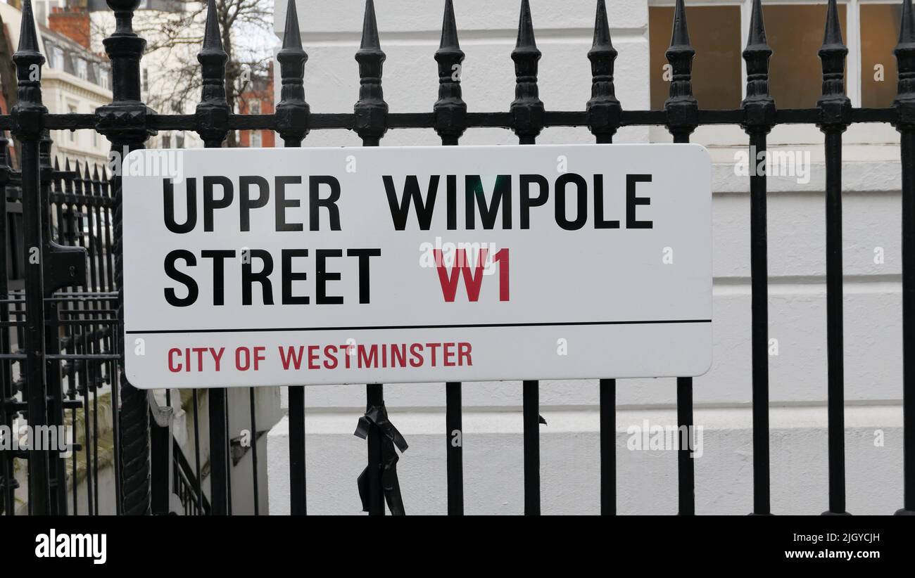 Wimpole street sign hi-res stock photography and images - Alamy