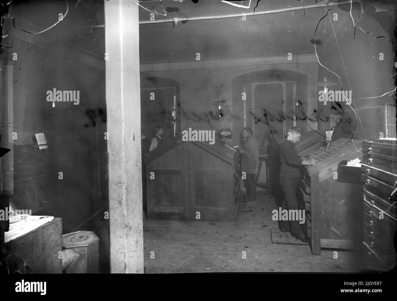 Settail in Edvard Berling's letterpress, Västra Ågatan 24, Uppsala 1909 ...